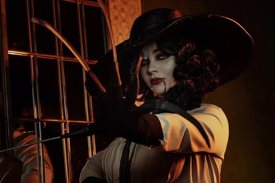 Alcina Dimitrescu Height and Her Towering Game Presence